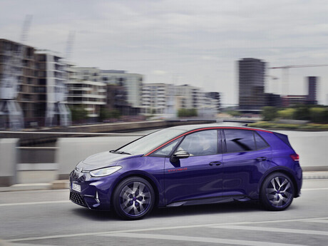 4k xxx. com if you like seasoned ladies with curves,